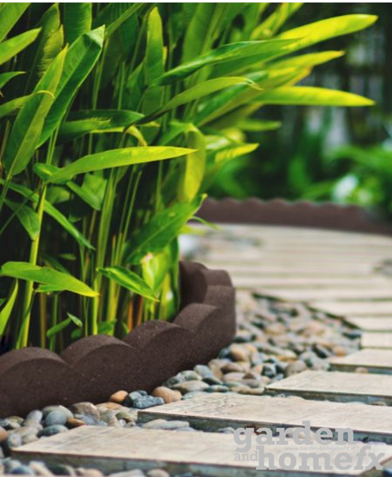 Recycled Rubber Flexi Scallop Lawn Edging - 1.2m - Garden and Home FX