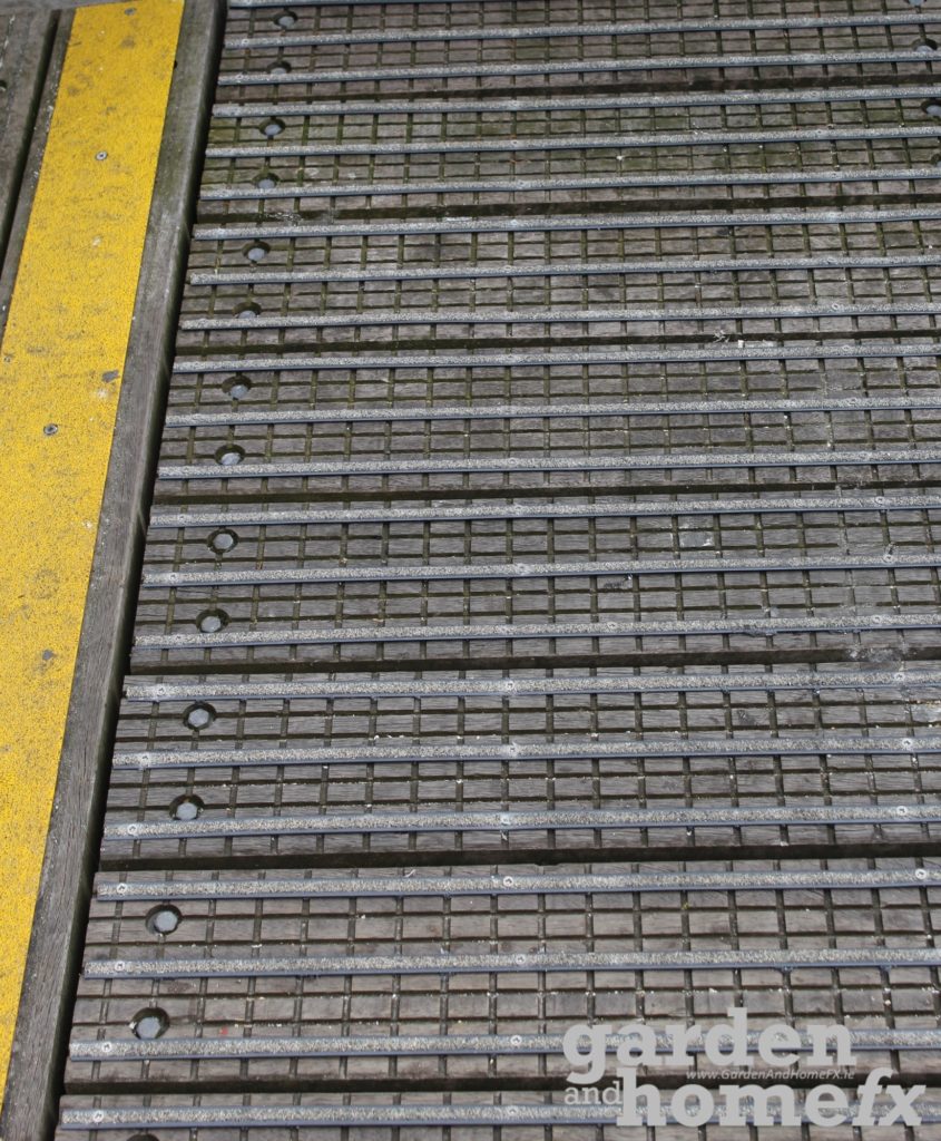 Retro Fit - 1m Anti-Slip Insert Strips - Garden and Home FX