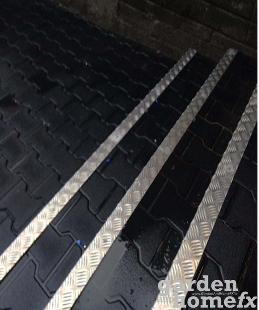 Aluminium Chequer Plate Angle Profiles - 1m - Garden and Home FX